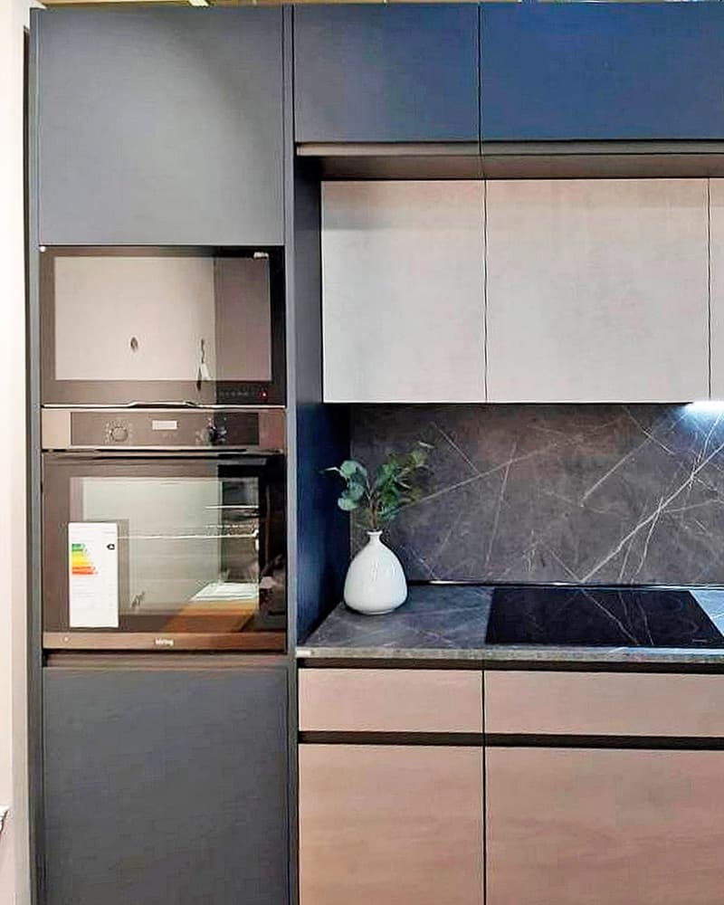 Фотогалерея встроенных в фасад кухни телевизоров AVEL